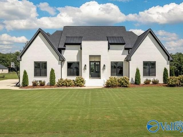 75 Pebble Ln, Gadsden, AL 35901