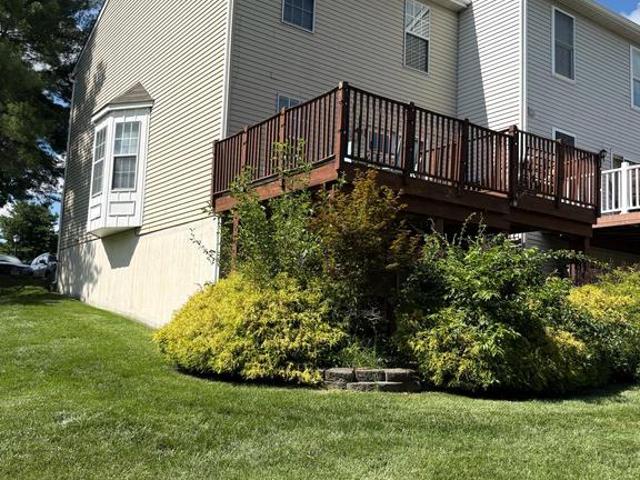 75 Pebble Lane