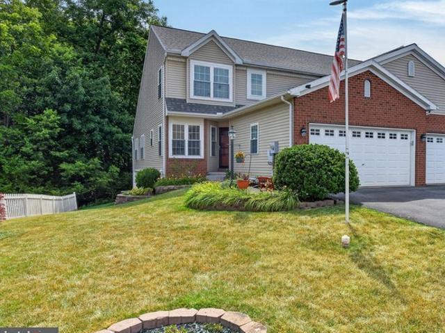 75 Pin Oak St, Palmyra, PA 17078