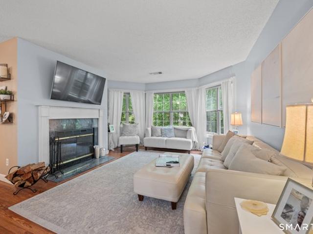 75 Redwood Dr Unit 1104, East Haven, CT 06513