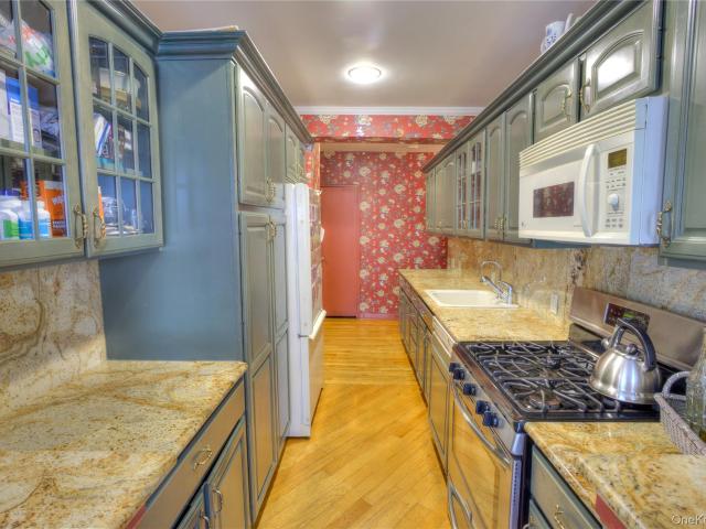 75 S Middle Neck Rd, Unit 4G, Great Neck, NY 11021 | MLS #987202