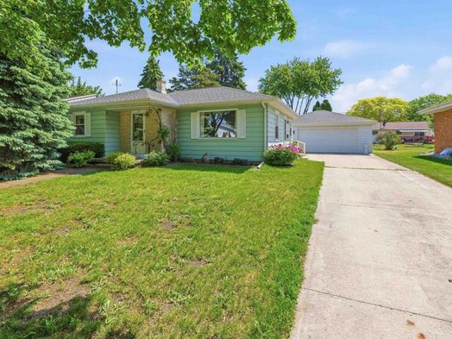 75 S Reserve Ave, Fond du Lac, WI 54935