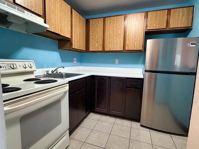 75 Scotch Pond Pl, Unit 32, Quincy, MA 02169 | MLS #73510 | Compass