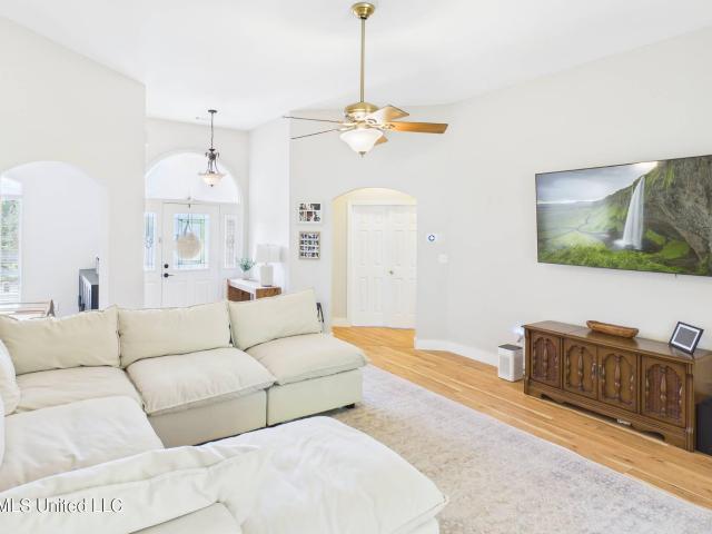 75 Scattered Oaks Drive