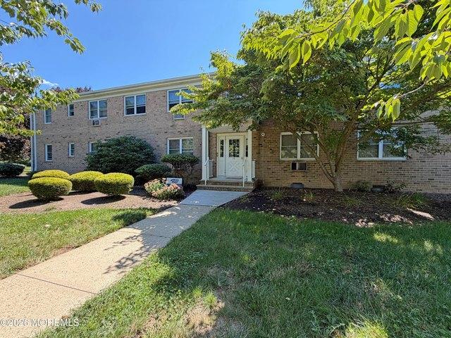 75 Stonehurst Blvd Apt F, Freehold, NJ 07728