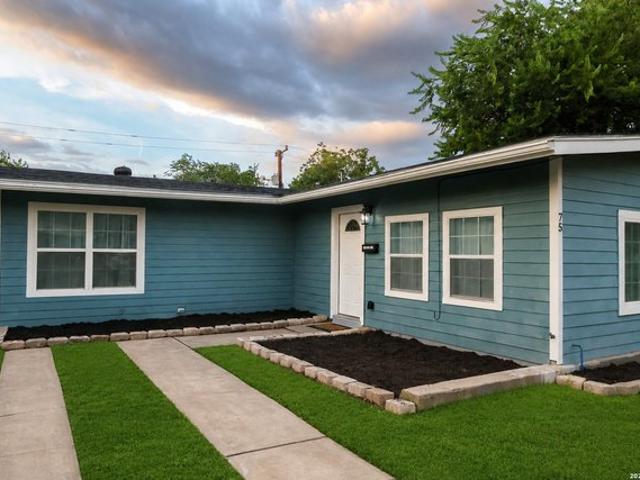 75 Storeywood Dr, San Antonio, TX 78213