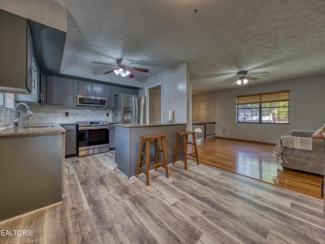 7604 Hawthorne Drive