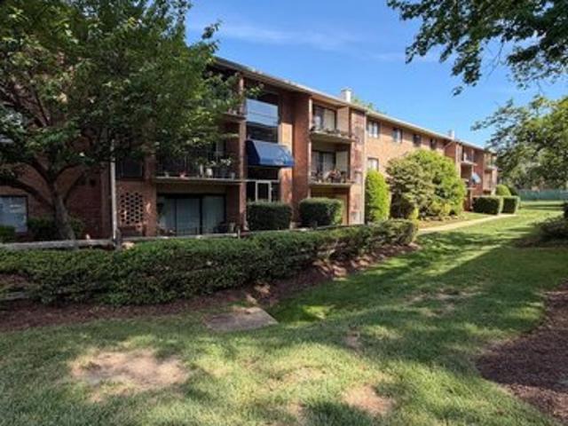 7604 Savannah St Apt T2, Falls Church, VA 22043