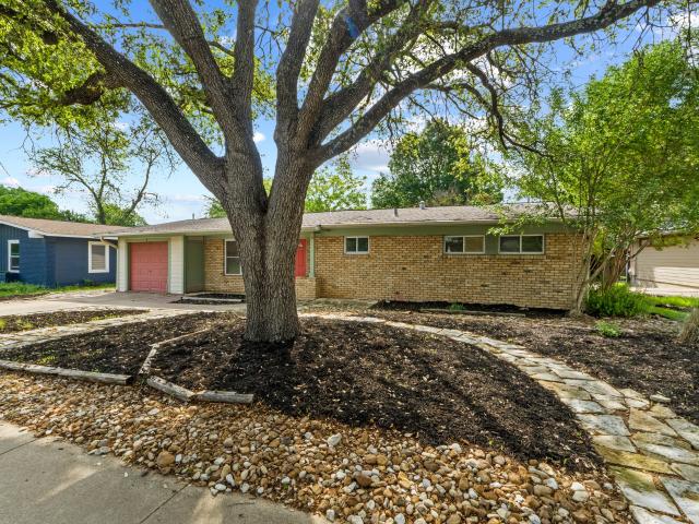 7605 Meadowview Ln, Austin, TX 78752 | MLS #8083 | Compass