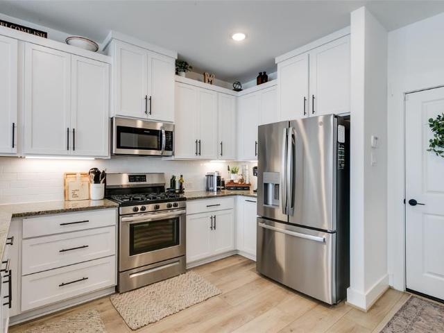 7605 Reis Lane