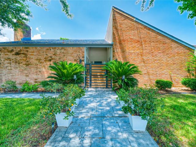 7606 Portal Drive
