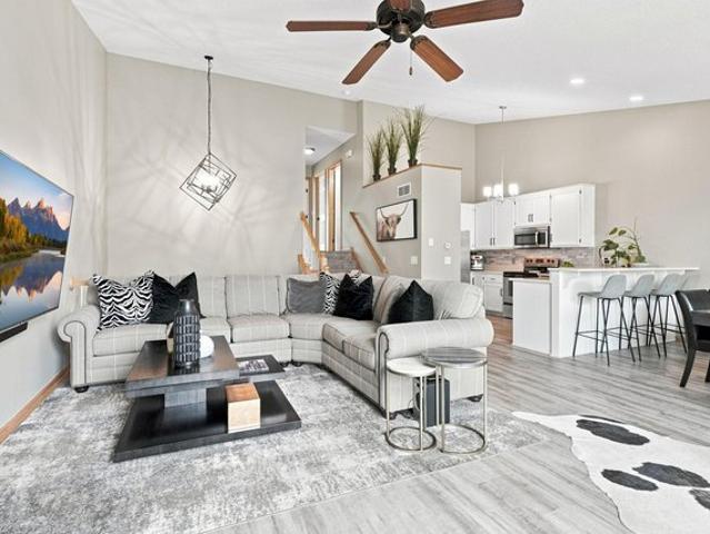 7606 Red Fox Trl, Greenfield, MN 55373