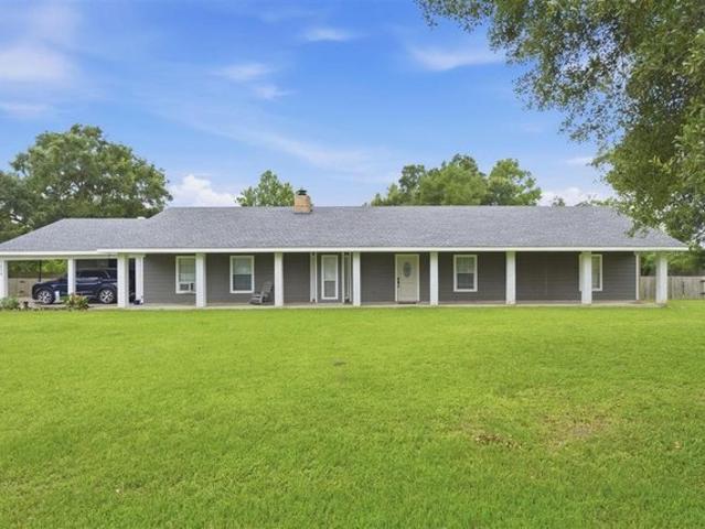 7606 Tangueray Rd, Lake Charles, LA 70607