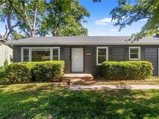 7606 W 66th Ter, Overland Park, KS 66202