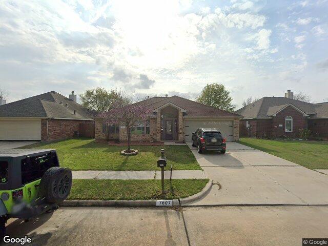 7607 Omaha Dr, Baytown, TX 77521