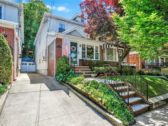 7607 Colonial Rd, Brooklyn, NY 11209