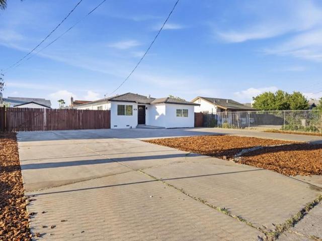 7607 Elder Creek Rd, Sacramento, CA 95824
