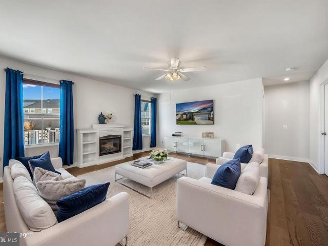 7607 Loughton Lane