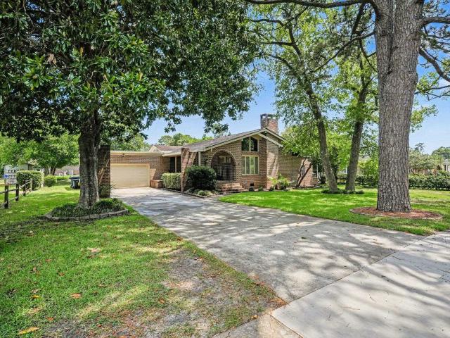 7608 Kingswood Dr