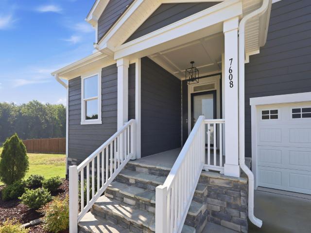 7608 Redwood Ridge Way