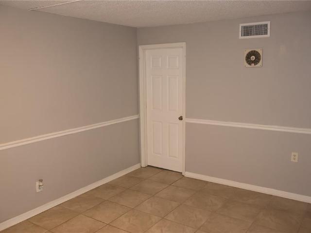 7609 Abbey Ln, Unit B, Tampa, FL 33617 | MLS #TB8501