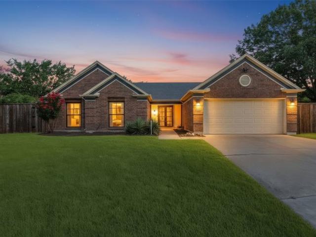 7609 Greenleaf Ct, North Richland Hills, TX 76182