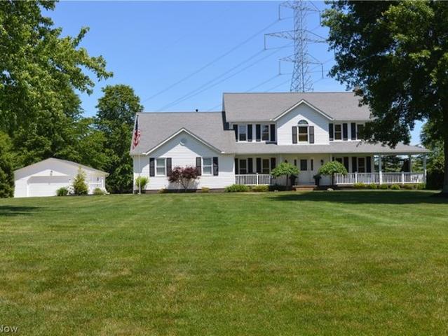 7600 Meadowood Dr, Canfield, OH 44406