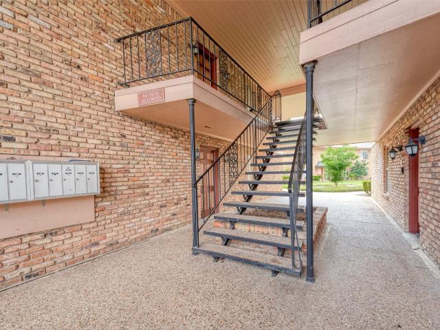 7600 Burgoyne Road 248