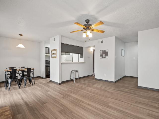 7600 Emmett F Lowry Expressway 604