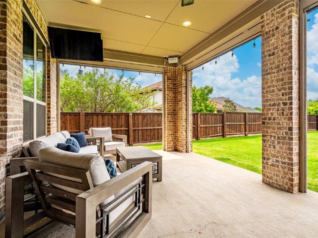 7600 Glenwick