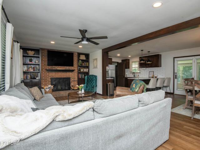 7600 Thorn Grove Pike