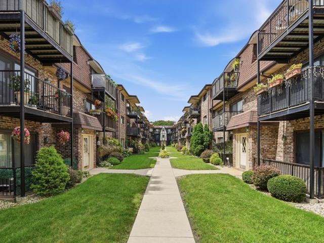 7600 W Lawrence Ave Unit 3B, Harwood Heights, IL 60706