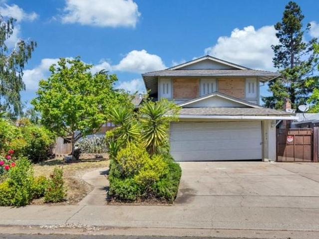 7601 McFergus Ct, Sacramento, CA 95828
