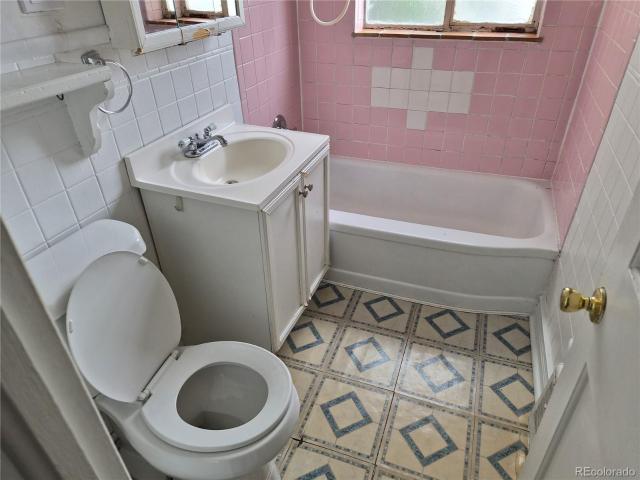 7601 Montview