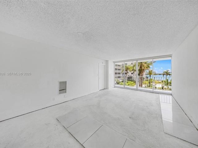 7601 E Treasure Dr Apt 609, North Bay Village, FL 33141