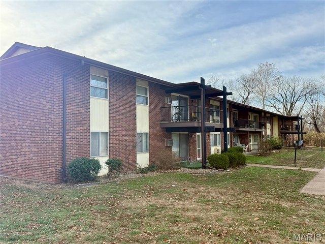 7601 Hazelcrest Dr Apt B, Hazelwood, MO 63042