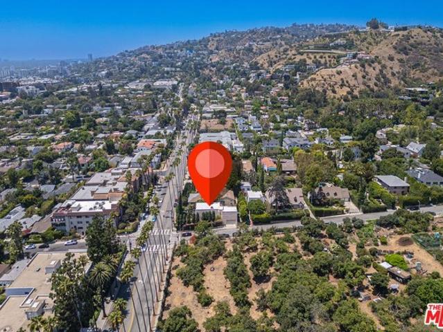 7601 Hollywood Blvd, Los Angeles, CA 90046