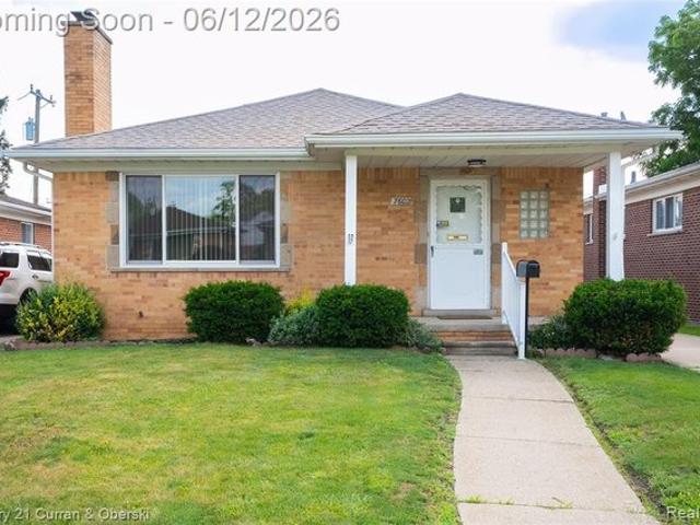 7602 Highview St, Dearborn Heights, MI 48127