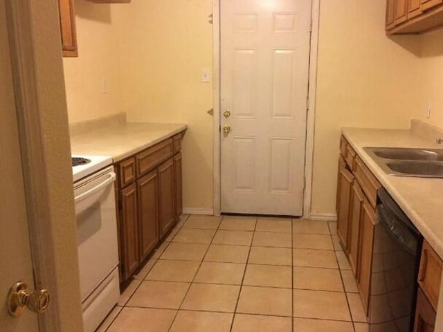7603 Oak Chase