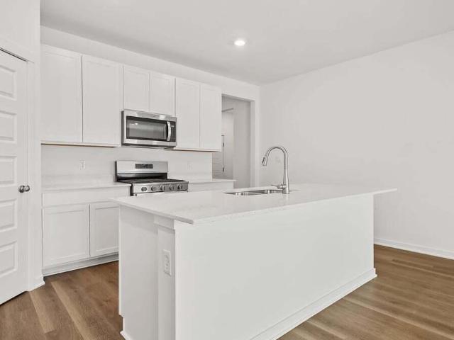 7603 W 106th Place