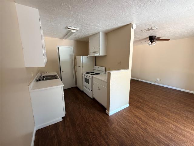 760 Cline Street 8