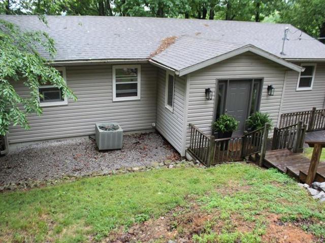760 Barrett Rd, Eddyville, KY 42038