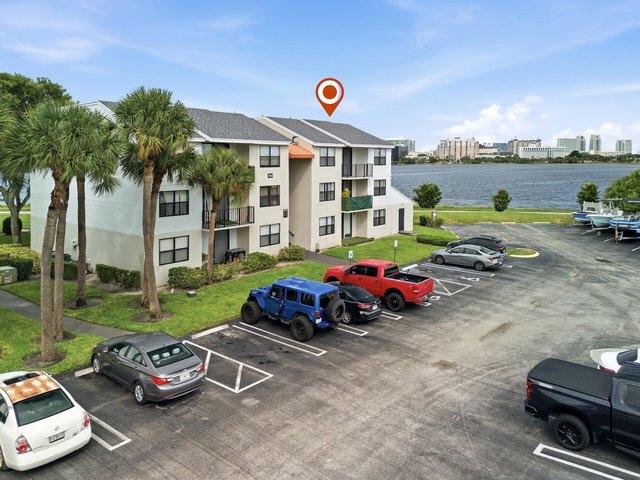 760 Executive Center Dr Apt 24, West Palm Beach, FL 33401