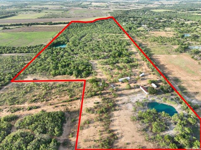 760 N Graytown Rd, Saint Hedwig, TX 78152