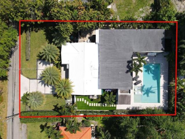 760 NE 115th St, Biscayne Park, FL 33161