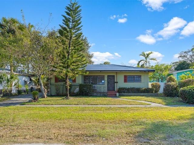 760 NE 147th St, North Miami, FL 33161