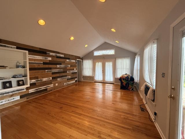 760 Scenic Dr