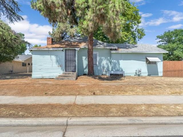 760 Sunnyside Ave, Clovis, CA 93611