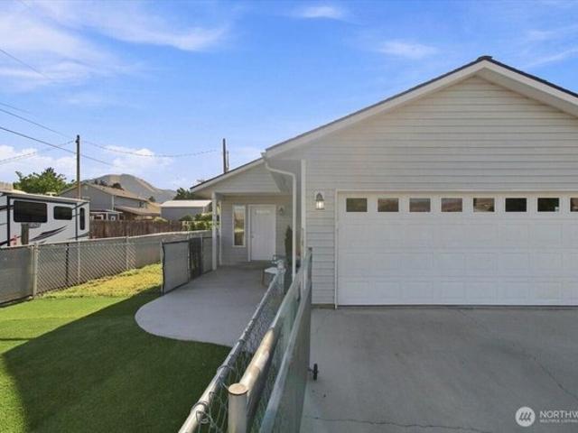 760 Sunset Ave, Wenatchee, WA 98801