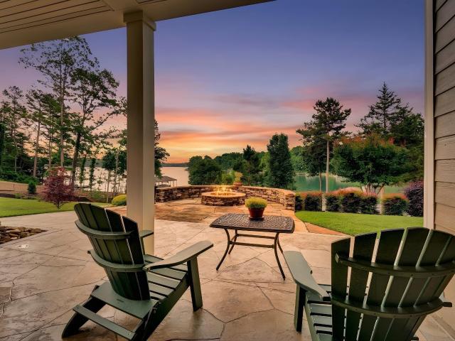 760 Woods Edge Drive